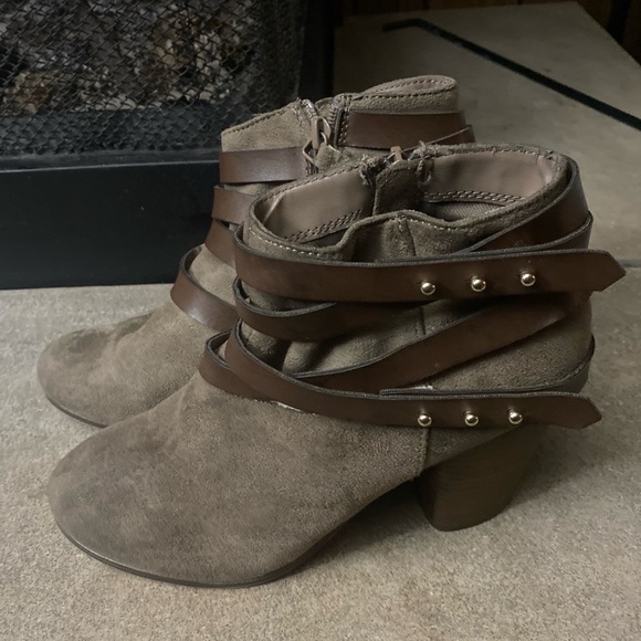 Material Girl | Shoes | Material Girl Booties Womens 7 Brown Zip Straps ...